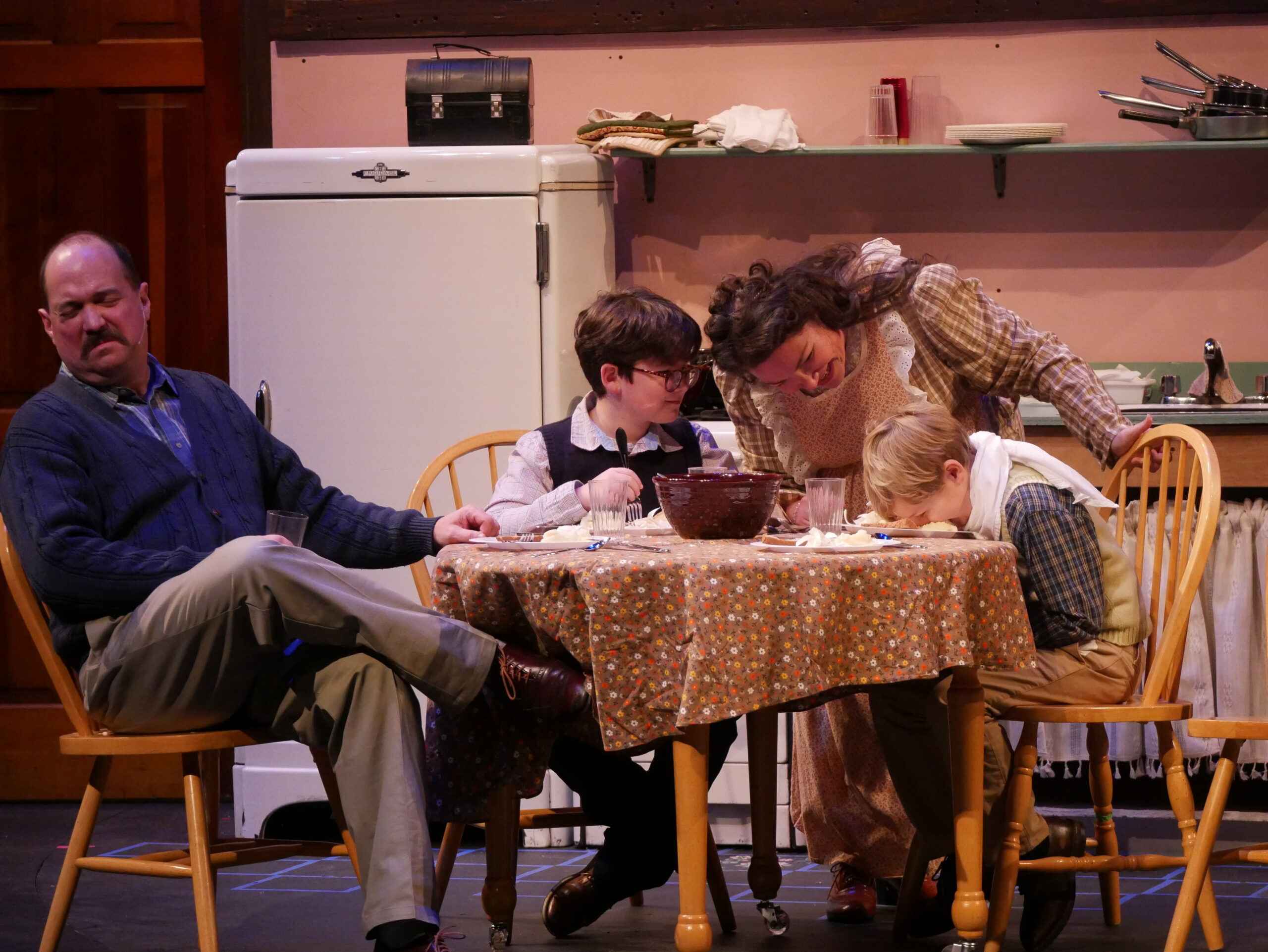 Theatre Lawrence delivers holiday nostalgia, humor with ‘A Christmas ...